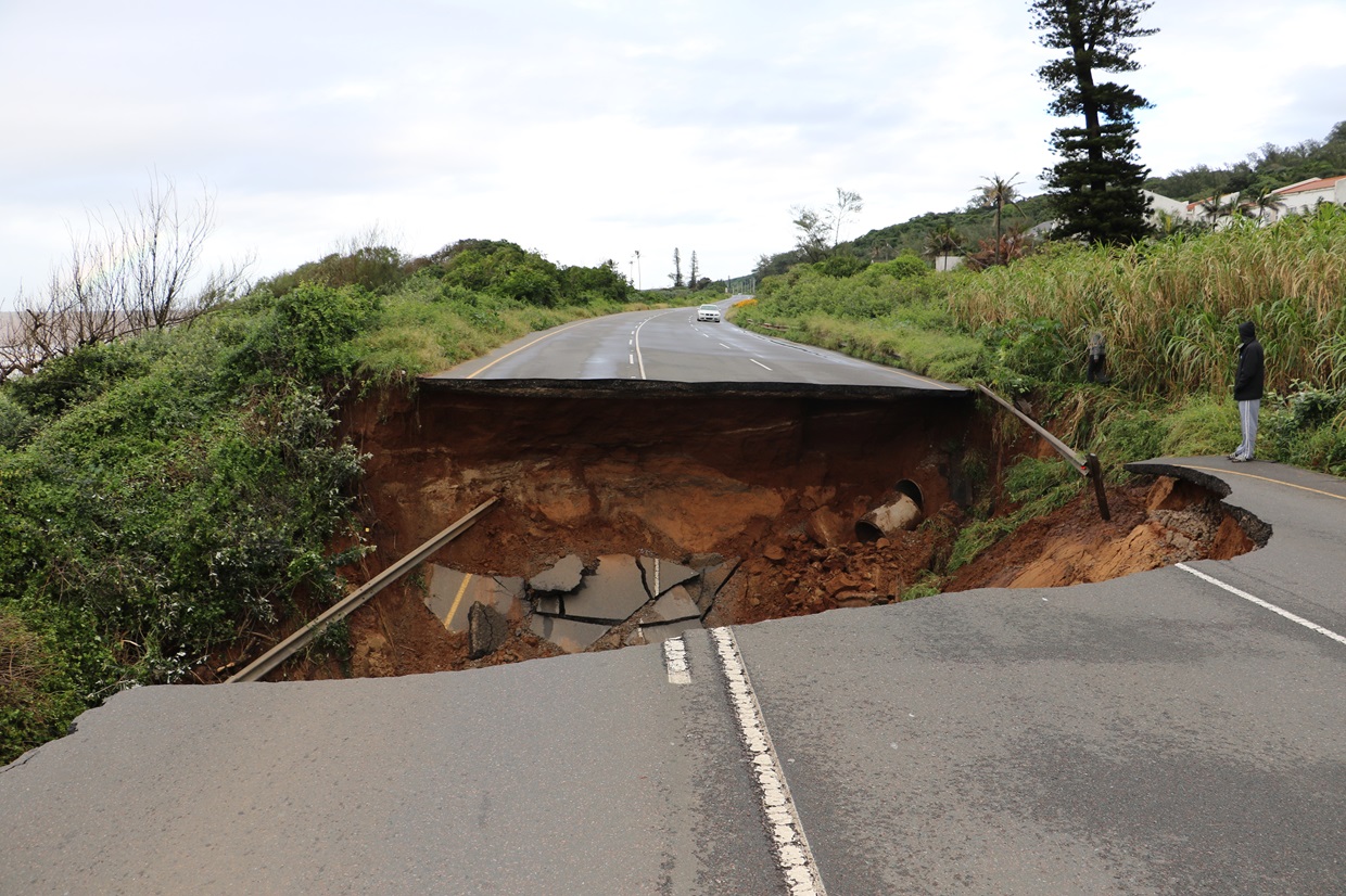 Should governments pay businesses for climate disasters? Researchers ...